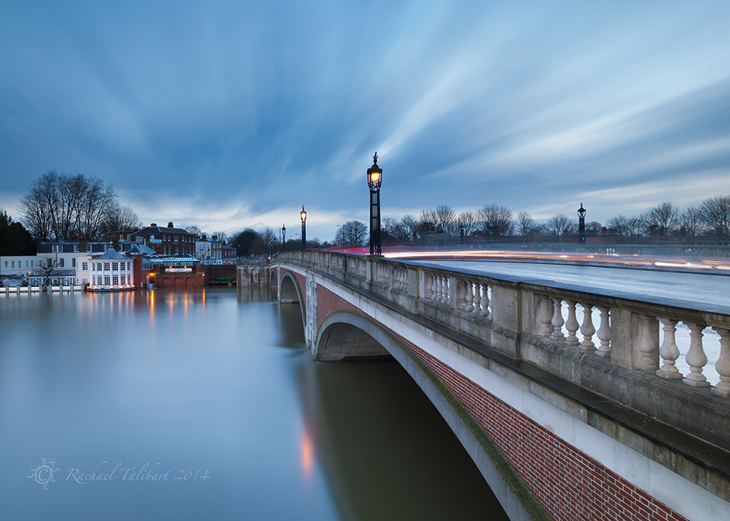 On Hampton bridge | Focused Moments